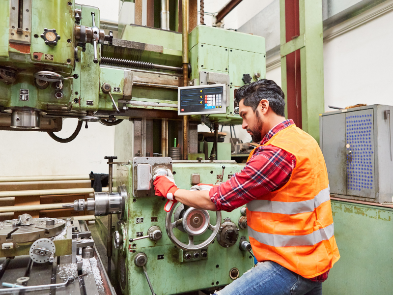 Što radi strojar: opis posla, obrazovanje, vještine i plaća | Adorio
